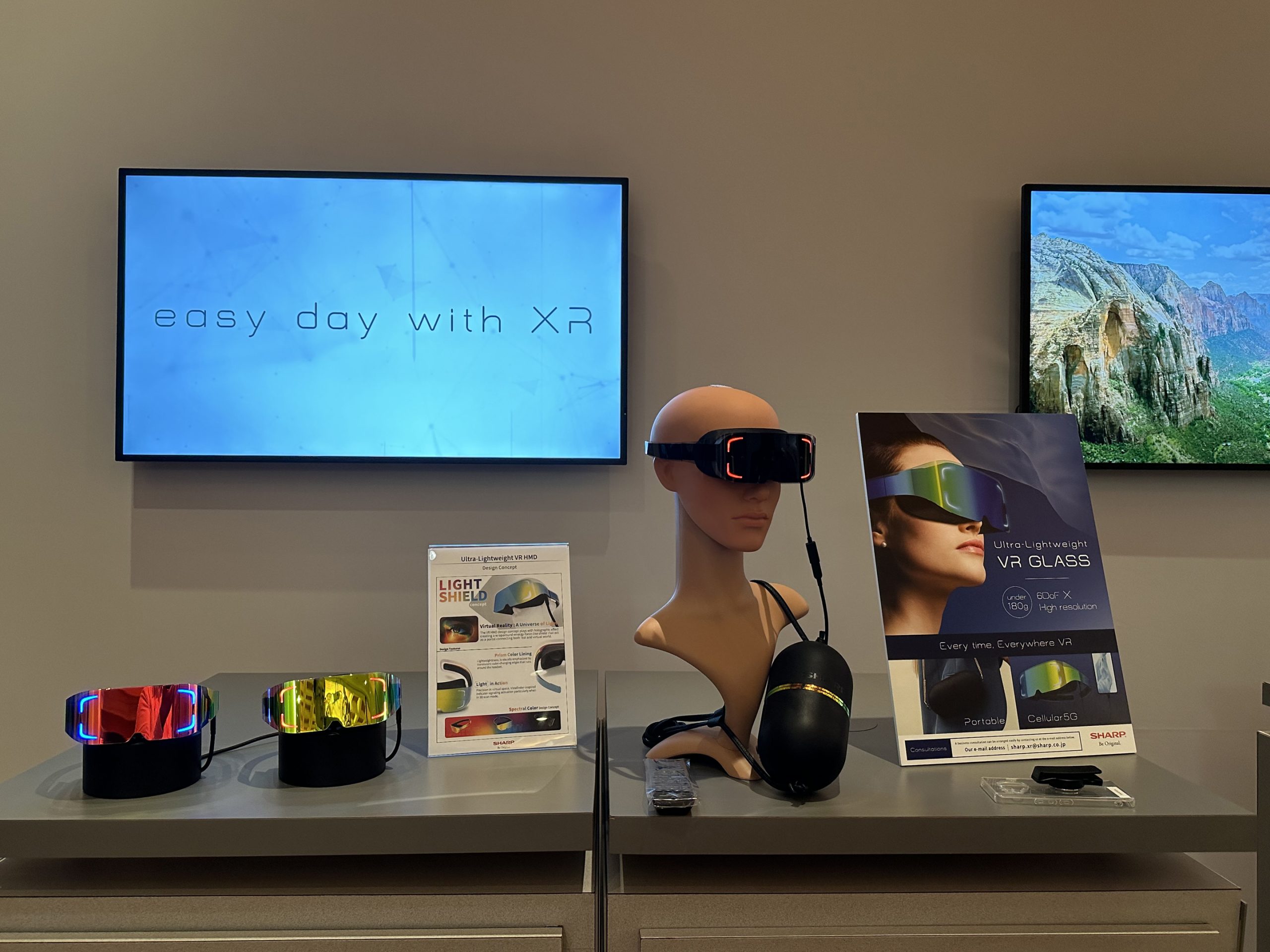 Sharp Kembangkan Prototipe Smartphone Connectable Head – Mounted ...