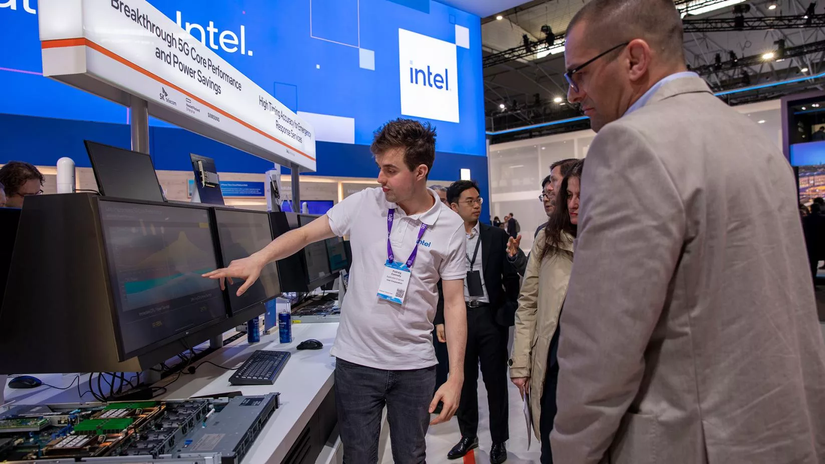 Intel Meluncurkan Prosesor 4th Gen Intel Xeon Scalable dengan Intel ...