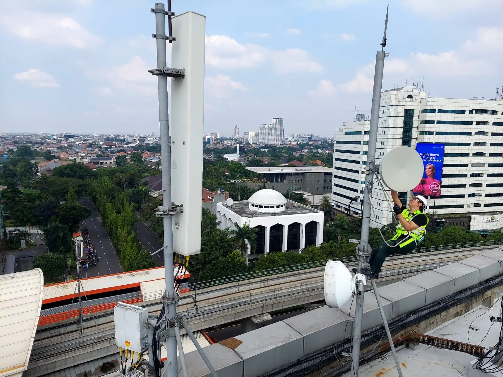 Sinyal 4G XL Axiata Tersedia di Seluruh Jalur LRT - Trendtech Indonesia